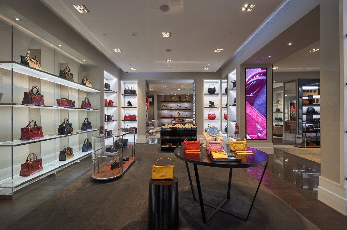 Enhancing Retail Spaces with Immersive Experiences - Hutchi