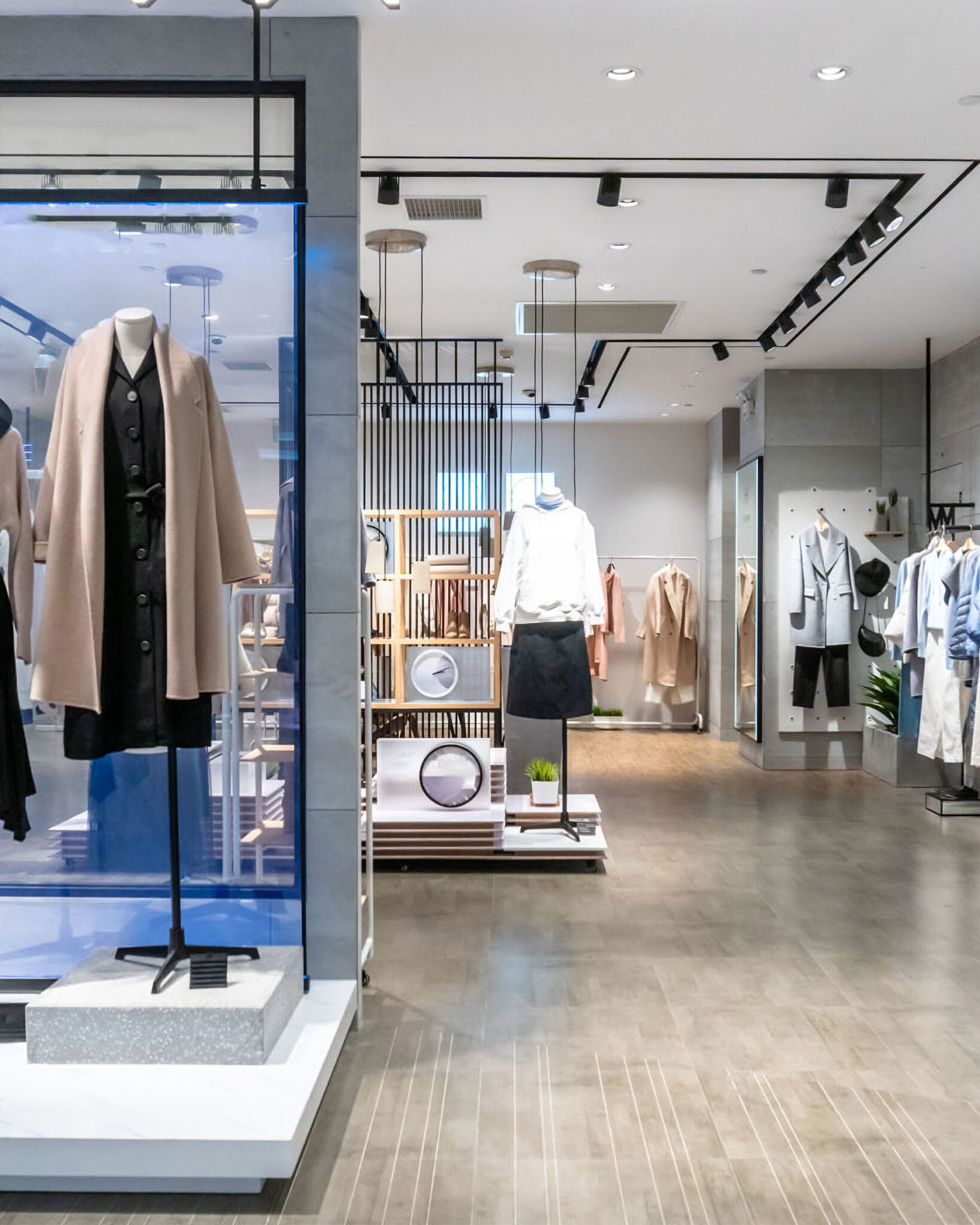 Integrated technology solutions for immersive retail spaces